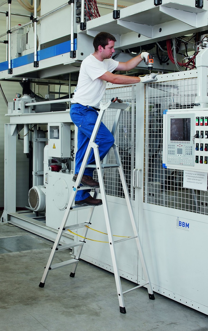 Zarges XLstep S Anodised Platform Stepladder - laddersandmore.co.uk